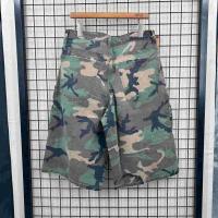 China Relaxed Fit Streetwear Denim Jeans Shorts Trend Driven Style With Durable Digital Print for sale