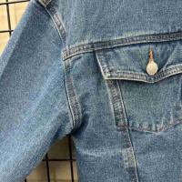 China Seasonal Cotton Denim Outerwear Long Sleeve Women'S Denim Jacket With Rhinestone for sale