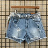 China Relaxed Summer Style Frayed Hem Denim Shorts Mid Rise Light Blue Denim Wash for sale