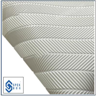 China Fish Bone Pattern Food Grade White Light Conveyor Belt for sale