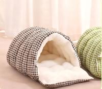 China Checkered Enclosed Wool Soft Cat Bed with Removable Washable Plush Lining 50x40x30cm Cozy Pet Furniture for sale