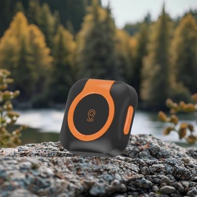 China Mini 4G GPS Pet Tracker IP67 Waterproof Real-Time Tracking Anti-Lost for Cats Dogs 20h Battery for sale