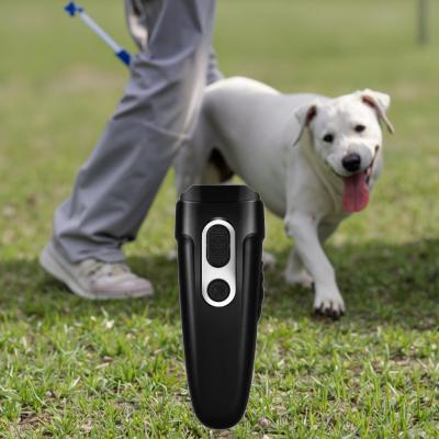 China IP67 Waterproof Ultrasonic Dog Bark Deterrent Rechargeable Handheld Anti Barking Device 4 Modes 20H Battery for sale