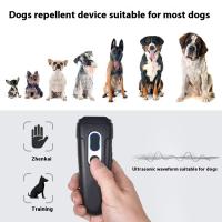 China IP67 Waterproof Ultrasonic Dog Bark Deterrent Rechargeable Handheld Anti Barking Device 4 Modes 20H Battery for sale