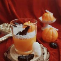 China Beauty Cake Shape Candle Peach Luxury Pomegranate Cranberry Scented Candle for sale