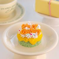 China Sandalwood Cake Shape Candle Rose Tuberose Gardenia Floral Fragrance Candle for sale