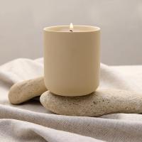 China 4oz Ceramic Scented Candle Crystal Grape Jasmine 35 Hours Cedar Scented Candles for sale