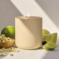 China 4oz Ceramic Scented Candle Crystal Grape Jasmine 35 Hours Cedar Scented Candles for sale