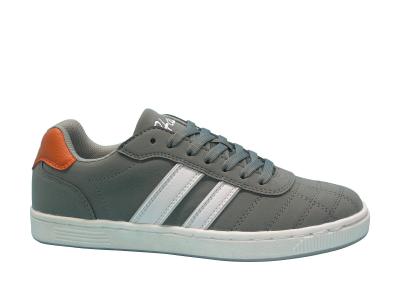China Men's Low Cut Skate Shoes PU Upper Rubber Outsole Size 40-45 Breathable Design for sale