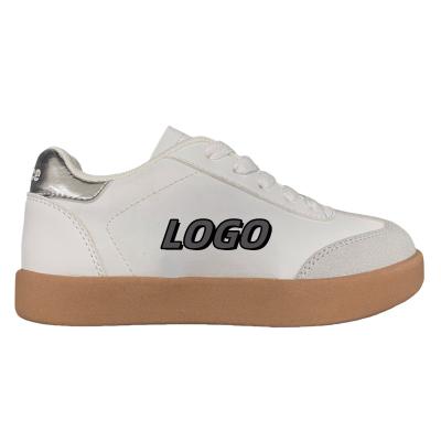 China Custom Kids Sneakers Breathable Lightweight Size 28-38 Non Slip Outsole for School Sports for sale