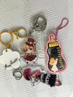 China Harmless OEM Engraved Acrylic Keychain , Anime Cute Cartoon Keychain for sale