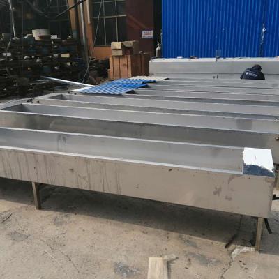 China Length 4m 465L Animal Drinking Trough Heat Preversation Water for sale