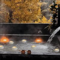 China 3 Inch Battery Operated Floating LED Tea Light Water Activated Flameless Candle for Wedding Pool Decor for sale