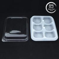 China Square Bakery Blister Box with Lid 4 Compartments Food Safe Plastic Dessert Container for sale