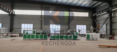 China PE Wood Plastic Profile Extrusion Machine for Outdoor Fence Plate Manufacturing for sale