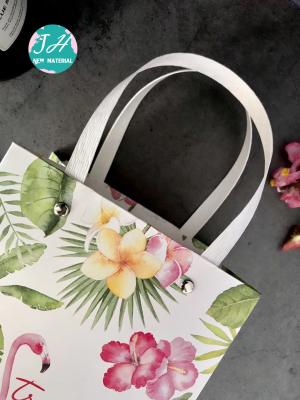 China 210gsm Wide Base Carrier Bags for sale