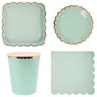 China Disposable 7 Inch Paper Plates for Weddings Birthday Party Tableware 270ml Cups Napkins for sale