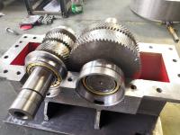 China Custom Double Helical Gear Reducer Gear Box with ISO 6-7 Grade Accuracy and 58-62 HRC Surface Hardness for sale