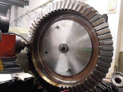 China 42CrMo Customized Straight Tooth Bevel Gear System for Cone Crusher - 550mm Tip Diameter with ISO 8-9 Grade Precision for sale