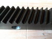 China OEM ODM Straight Racks and Pinions Gear 1200mm Length with 20° Pressure Angle and 40-45 HRC Hardness for sale