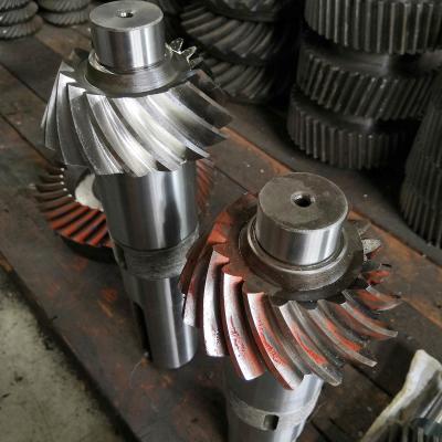 China 4.5M Gleason Type Spiral Bevel Gear with 58-62 HRC Hardness and ISO 6 Grade Precision for Transmission Systems for sale