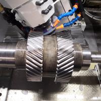 China 4 Module 17CrNiMo6 Double Helical Gear with 58-62 HRC Hardness and ISO 6-7 Grade Accuracy for Transmission Systems for sale