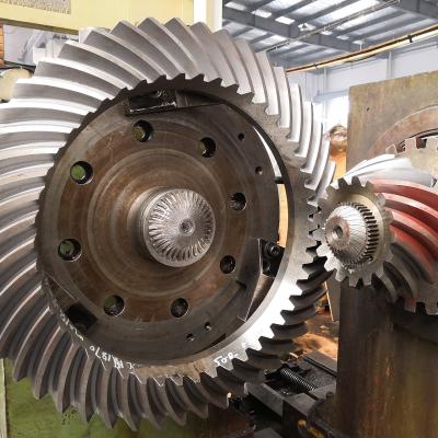 China 16 Module 20CrNi2MoA Spiral Bevel Gear 37T with ISO 5-6 Grade Precision and 58-62HRC Hardness for sale