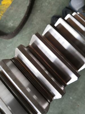 China 10 Module 32 Tooth Spur Gear for Mining Transmission Systems - ISO 6-7 Grade, 58-62 HRC Hardness for sale