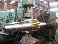 China 14 Module Left Hand Main Drive Helical Gear Shaft with 58-62 HRC Hardness and ISO 6 Grade Precision for sale