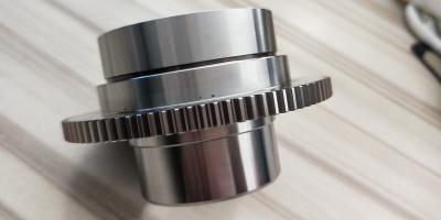 China ISO 6 Grade Precision Transmission Gear Alloy Steel Pinion Spur with 57-62 HRC Hardness and 1.5 Module for sale