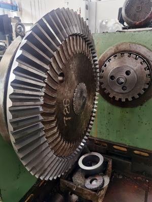 China 40CrNiMoA Alloy Steel 12.5 Module 56T Straight Conical Gear with Carburizing Heat Treatment for Cone Crushers for sale