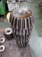 China SAE 4320 14M 26T Pinion Conical Straight Bevel Gear for Cone Crusher with 58-62 HRC Hardness for sale