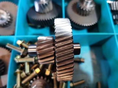 China Low Carbon Alloy Steel 20CrMnTi Duplex Helical Gear ISO 7 Grade Ra 1.6 for sale