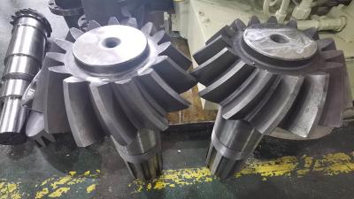 China 35° Right Hand Conical Spiral Bevel Gear Shaft HRC58-62 SAE 4320 Alloy Steel DIN 6 for sale