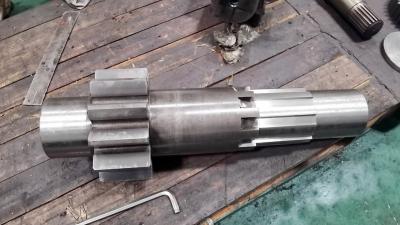 China CNC Machined Steel Transmission Gear Shaft ±0.01mm Tolerance Quenching Heat Treatment for sale