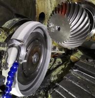 China 10 Module Gleason Spiral Bevel Gear Shafts with 32 Teeth and 58-62 HRC Hardness for Industrial Transmission for sale