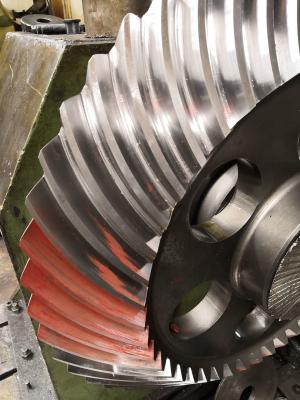 China 48T ISO 6-7 Grade Conical Spiral Helical Gear 14.117 Module Left Helix Teeth for sale