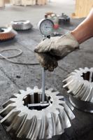 China 16.477 Module Steel Spiral Bevel Gears with Internal Rectangular Spline - ISO 6 Grade Precision, 58-62 HRC Hardness for sale