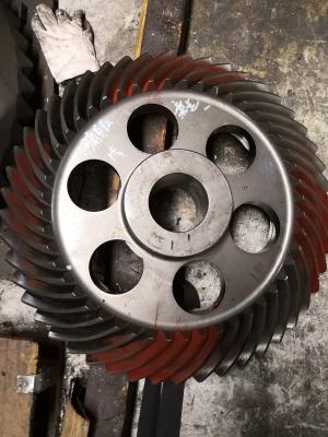 China Custom 10 Module Helix Spiral Bevel Gears with 58-62 HRC Hardness and ISO 6 Grade Precision for sale