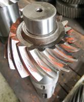 China 4.5M Gleason Type Spiral Bevel Gear with 58-62 HRC Hardness and ISO 6 Grade Precision for Transmission Systems for sale