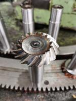China Custom SAE 8620 Spiral Bevel Gear 58-62 HRC AGMA 8 Grinding Transmission for sale