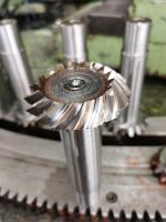 China 20 Teeth Spiral Bevel Gears Axial Pitch 2.5 60mm Bore DIN 6 Carburized Steel for sale