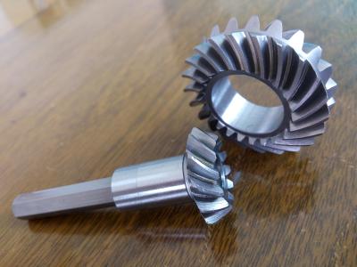 China Double-sided Spiral Bevel Gears with Hyperbolic Surface Design for Long Service Life for sale