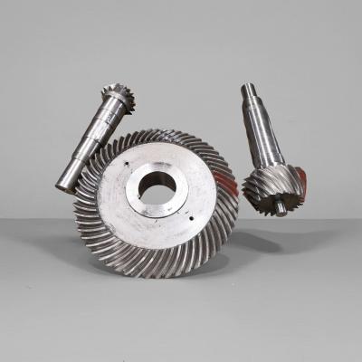 China Custom Spiral Bevel Gears ISO 6 Grade 58-62HRC for High Load Capacity Low Noise Transmission for sale