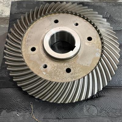 China Spiral Bevel Gear Helical Tooth Design ISO 6-7 Grade 58-62 HRC for High Torque Transmission for sale