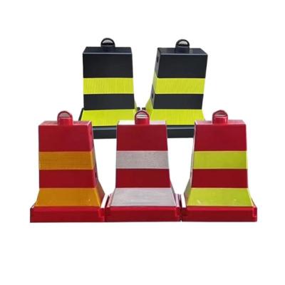 China Plastic Water Filled Traffic Barricade Safety Barrier 840mm Height 400mm Length for sale