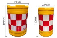China Red And White Reflective Isolation Piers At Highway Intersections for sale