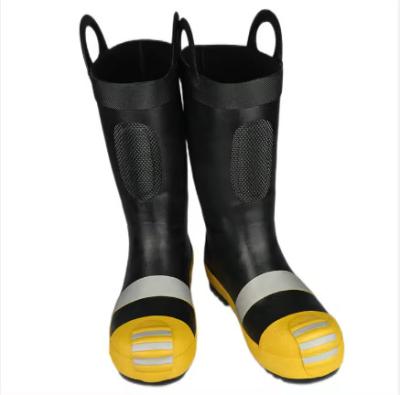 China Waterproof Rubber Fire Boots with 5000V Electrical Protection and 15mm Impact Resistance - Sizes 38-46 for sale