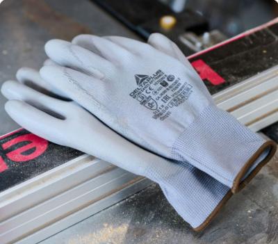 China PU Nitrile Coated Safety Gloves Anti Slip Wear Resistant Oil Resistant 42g S/M/L for sale