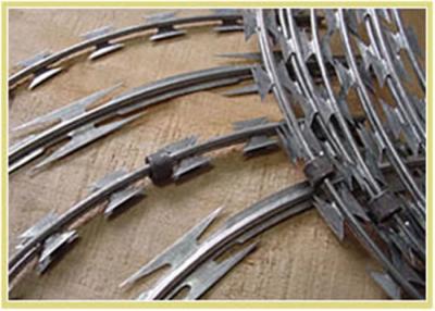 China Barb Wire Fence Bags Waterproof Cross Style Surface Packing Paper Garden Protection Wire for sale